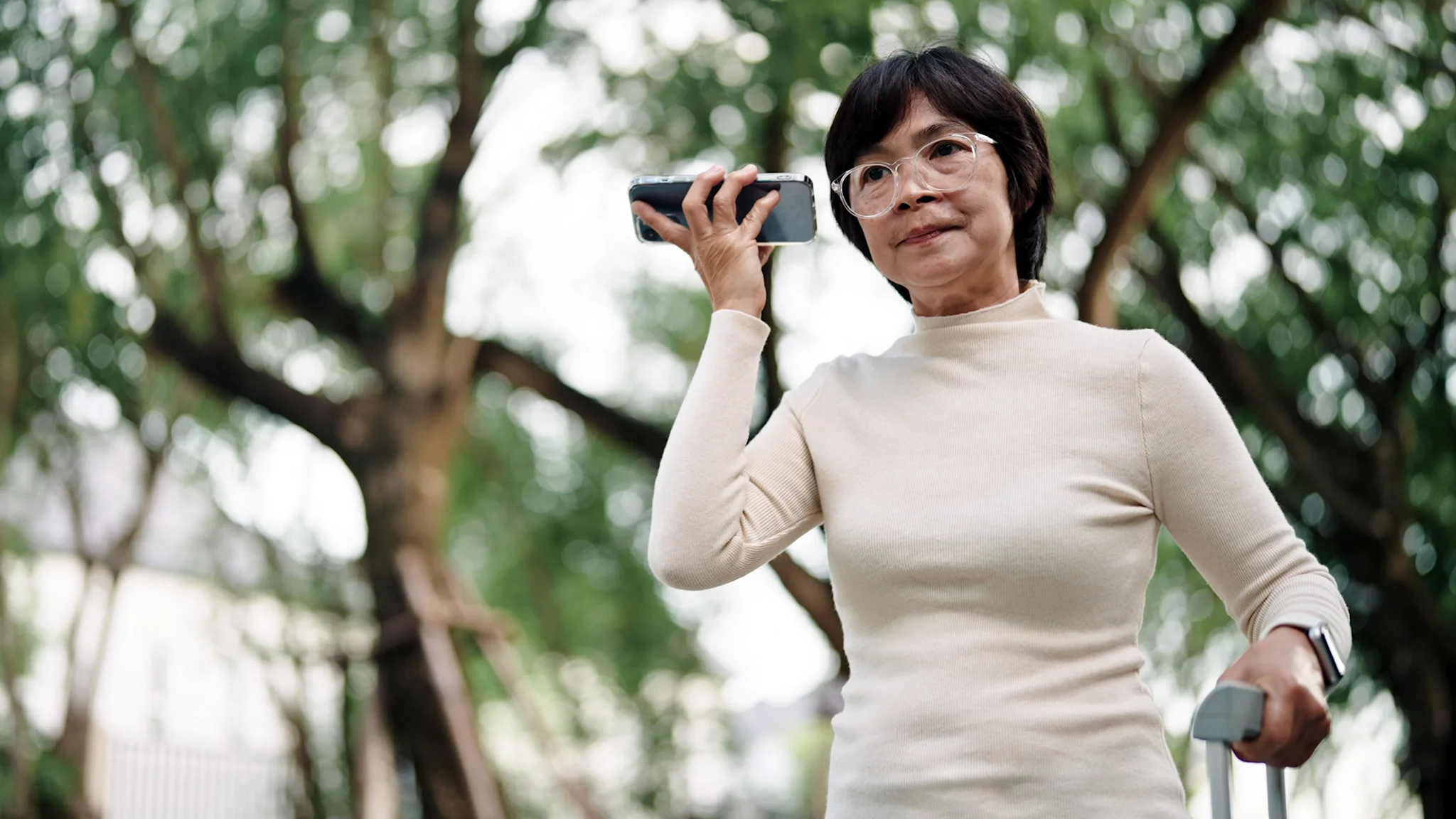 4 Early Signs of Hearing Loss in Adults - GoodRx