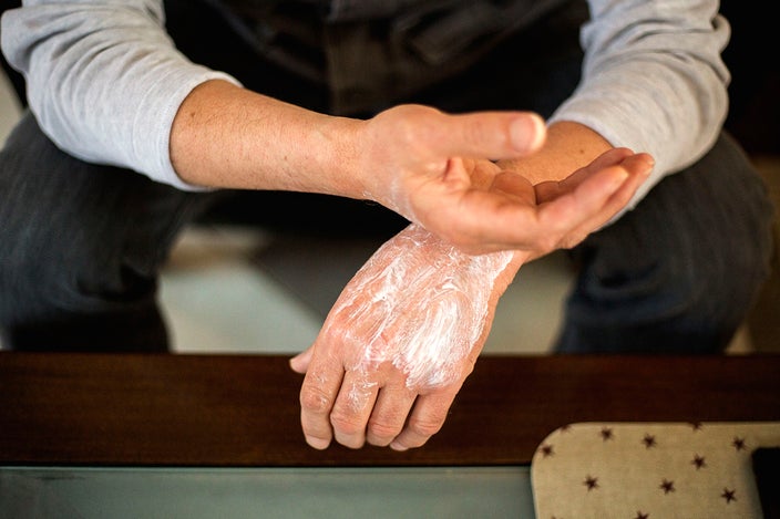 5 Skin Care Techniques If You Have Plaque Psoriasis - GoodRx