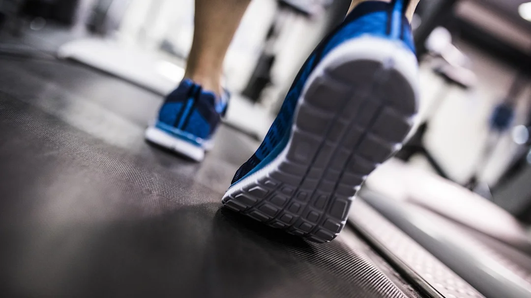 8 Benefits of Walking Backwards (And Why You Should Try It) - GoodRx